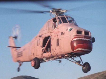 Sikorsky S58 / H-34 : peinture rose et rouge à lèvre pour Screaming ...