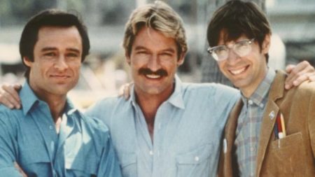 Sikorsky S58 / H-34 : peinture rose et rouge à lèvre pour Screaming ...