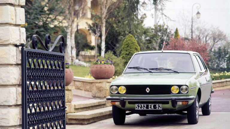 Renault 30 : la voie de l'originalité - Station Haxo